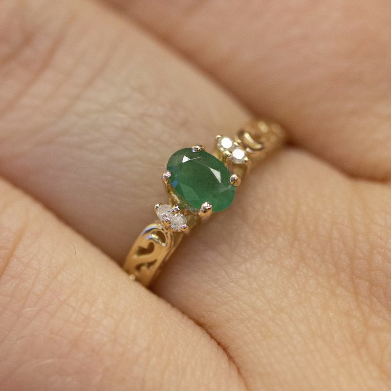 10k gold emerald ring store